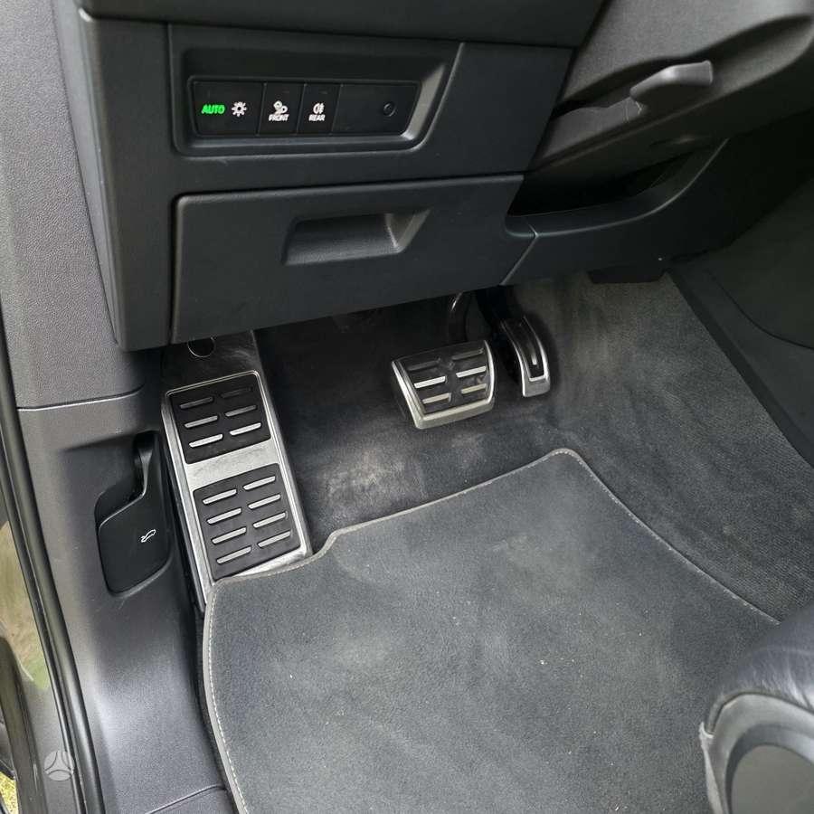Grey Volkswagen Touareg 2021 in Vilnius, with an engine capacity of 3.00 L and mileage of 199 thousand km for 36000 €, photo 26 on AUTOMOTO.COM.LV