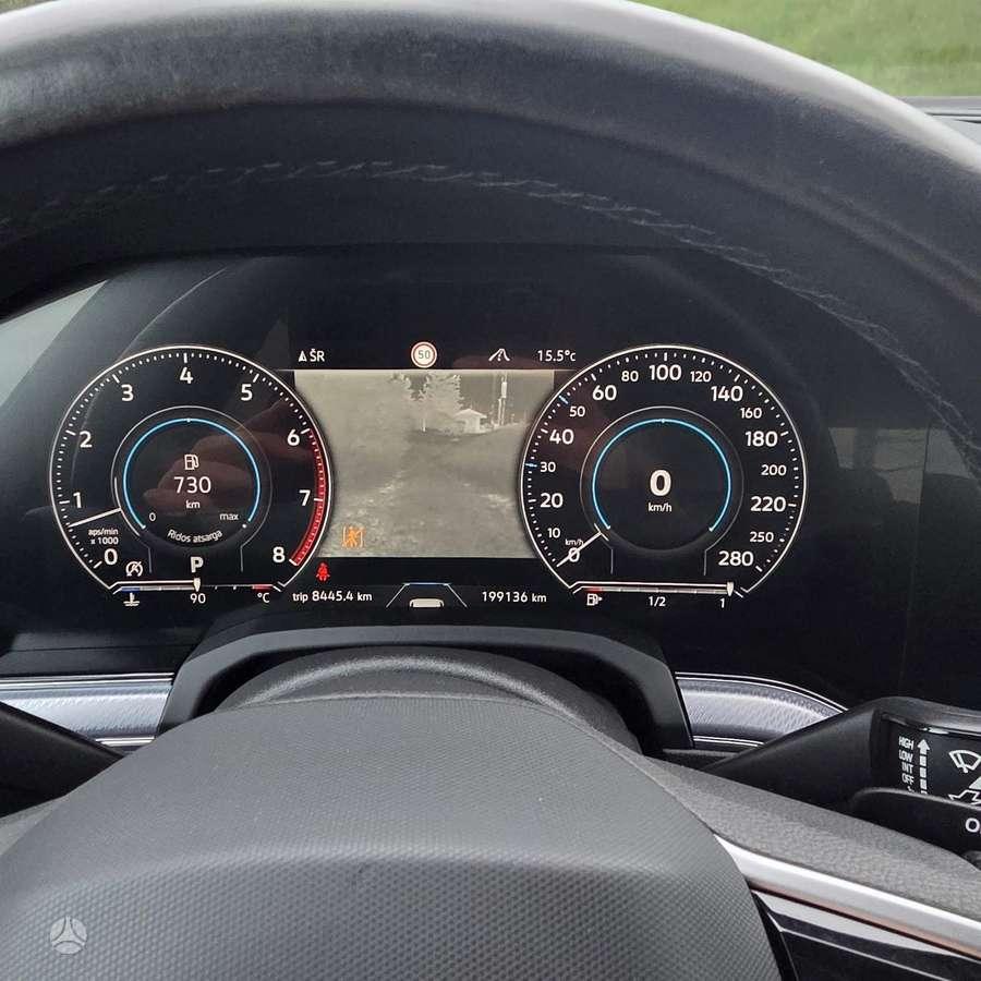 Grey Volkswagen Touareg 2021 in Vilnius, with an engine capacity of 3.00 L and mileage of 199 thousand km for 36000 €, photo 27 on AUTOMOTO.COM.LV