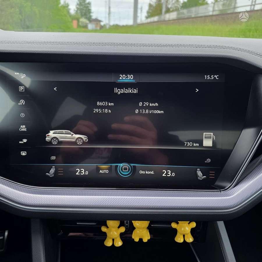 Grey Volkswagen Touareg 2021 in Vilnius, with an engine capacity of 3.00 L and mileage of 199 thousand km for 36000 €, photo 29 on AUTOMOTO.COM.LV