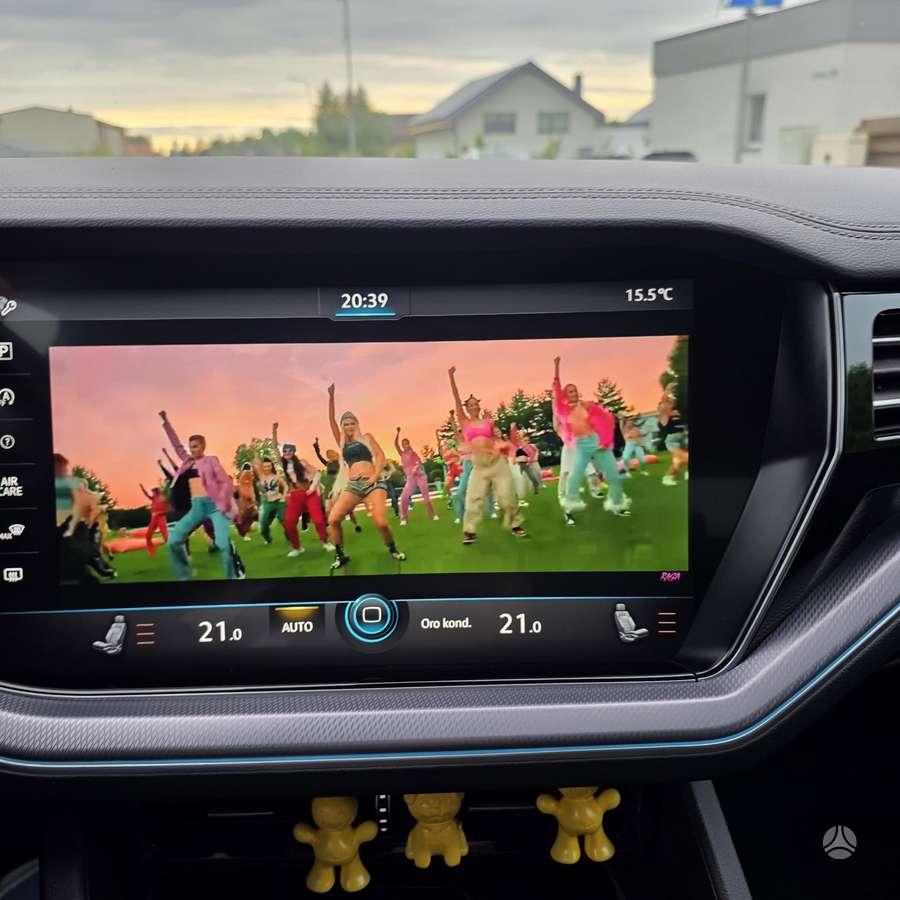 Grey Volkswagen Touareg 2021 in Vilnius, with an engine capacity of 3.00 L and mileage of 199 thousand km for 36000 €, photo 30 on AUTOMOTO.COM.LV