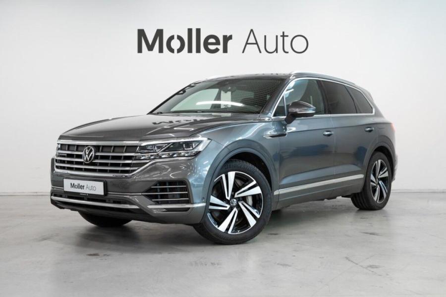 Grey Volkswagen Touareg 2021 in Vilnius, with an engine capacity of 3.00 L and mileage of 93 thousand km for 43900 €, photo 6 on AUTOMOTO.COM.LV
