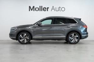 Grey Volkswagen Touareg 2021 in Vilnius, with an engine capacity of 3.00 L and mileage of 93 thousand km for 43900 €, photo 7 on AUTOMOTO.COM.LV