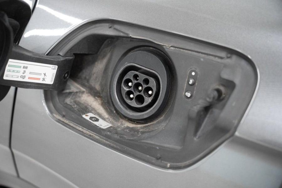 Grey Volkswagen Touareg 2021 in Vilnius, with an engine capacity of 3.00 L and mileage of 93 thousand km for 43900 €, photo 32 on AUTOMOTO.COM.LV