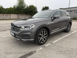 Grey Volkswagen Touareg 2021 in Tallinn, with an engine capacity of 3.00 L and mileage of 149 thousand km for 43500 €, photo  on AUTOMOTO.COM.LV