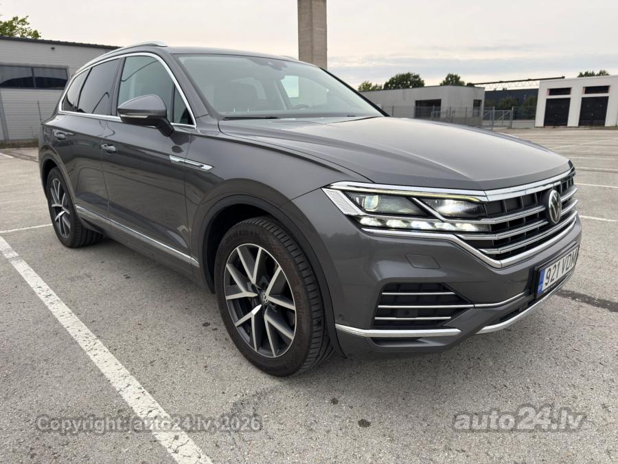 Grey Volkswagen Touareg 2021 in Tallinn, with an engine capacity of 3.00 L and mileage of 149 thousand km for 43500 €, photo 9 on AUTOMOTO.COM.LV