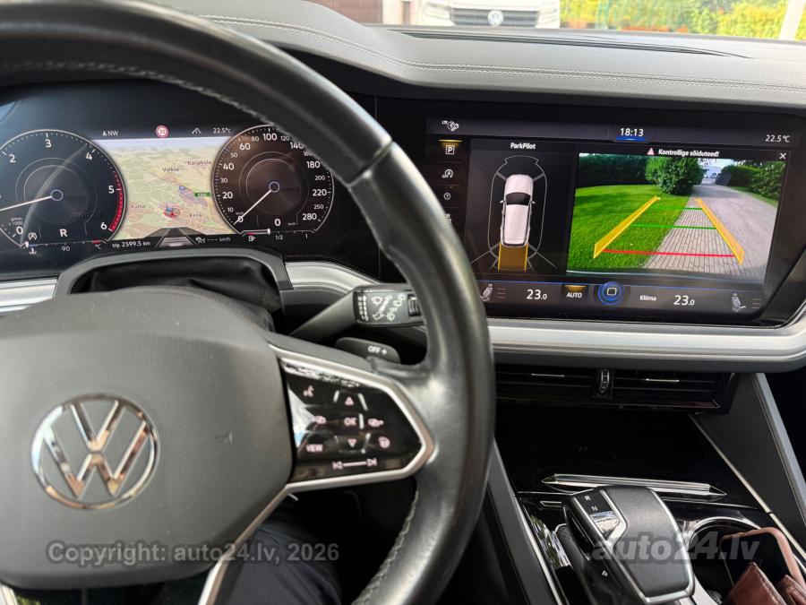 Grey Volkswagen Touareg 2021 in Tallinn, with an engine capacity of 3.00 L and mileage of 149 thousand km for 43500 €, photo 12 on AUTOMOTO.COM.LV