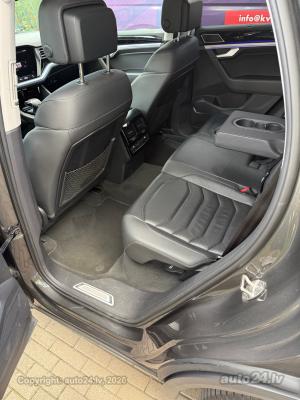 Grey Volkswagen Touareg 2021 in Tallinn, with an engine capacity of 3.00 L and mileage of 149 thousand km for 43500 €, photo 15 on AUTOMOTO.COM.LV