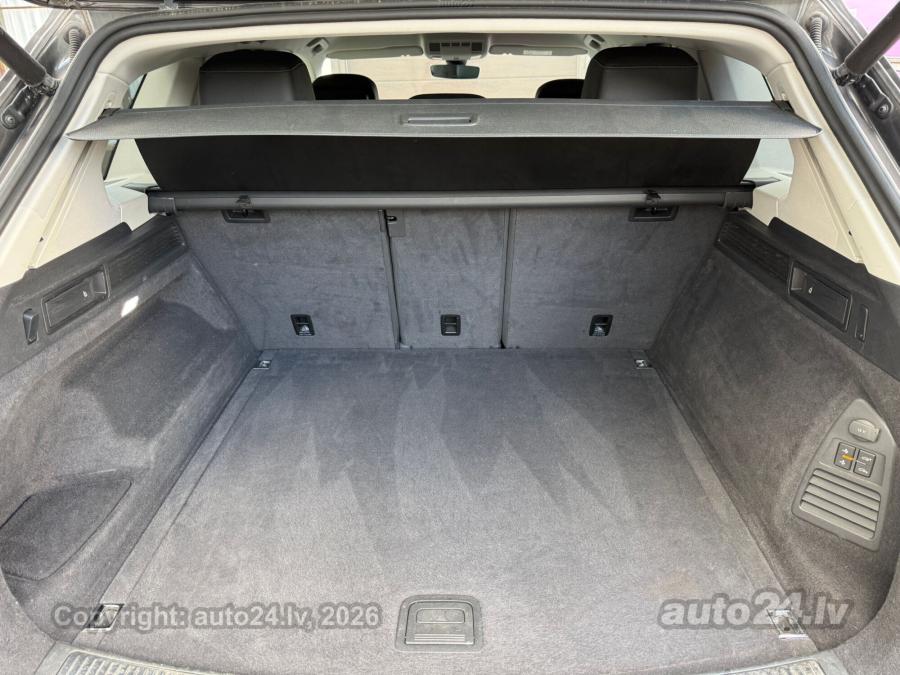 Grey Volkswagen Touareg 2021 in Tallinn, with an engine capacity of 3.00 L and mileage of 149 thousand km for 43500 €, photo 16 on AUTOMOTO.COM.LV