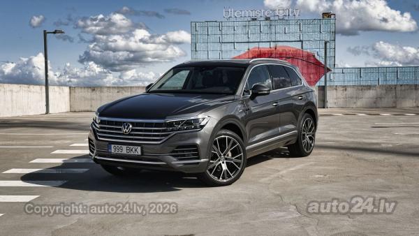 Pelēks Volkswagen Touareg 2021 Tallina, ar dzinēja tilpumu 3.00 L un nobraukumu 159 tūkst. km par 37996 €, foto 1 vietnē AUTOMOTO.COM.LV