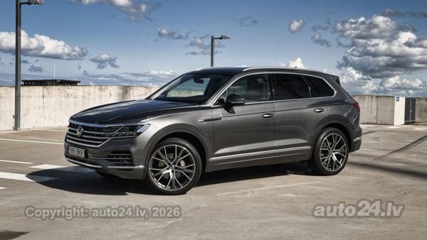 Pelēks Volkswagen Touareg 2021 Tallina, ar dzinēja tilpumu 3.00 L un nobraukumu 159 tūkst. km par 37996 €, foto 3 vietnē AUTOMOTO.COM.LV