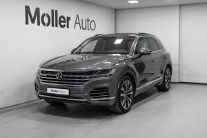 Grey Volkswagen Touareg 2022 in Vilnius, with an engine capacity of 3.00 L and mileage of 83 thousand km for 45900 €, photo 5 on AUTOMOTO.COM.LV