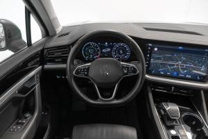 Grey Volkswagen Touareg 2022 in Vilnius, with an engine capacity of 3.00 L and mileage of 83 thousand km for 45900 €, photo 13 on AUTOMOTO.COM.LV