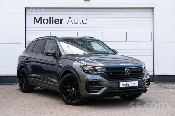 Pelēks Volkswagen Touareg 2022 Rīga, ar dzinēja tilpumu 3.00 L un nobraukumu 103 tūkst. km par 45700 €, foto 2 vietnē AUTOMOTO.COM.LV