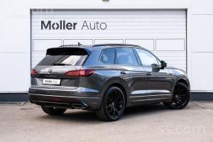 Pelēks Volkswagen Touareg 2022 Rīga, ar dzinēja tilpumu 3.00 L un nobraukumu 103 tūkst. km par 45700 €, foto 4 vietnē AUTOMOTO.COM.LV