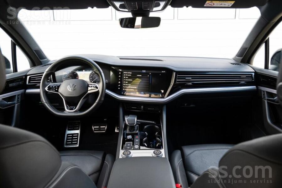 Pelēks Volkswagen Touareg 2022 Rīga, ar dzinēja tilpumu 3.00 L un nobraukumu 103 tūkst. km par 45700 €, foto 11 vietnē AUTOMOTO.COM.LV