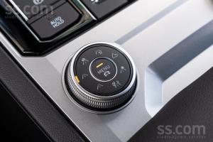 Pelēks Volkswagen Touareg 2022 Rīga, ar dzinēja tilpumu 3.00 L un nobraukumu 103 tūkst. km par 45700 €, foto 18 vietnē AUTOMOTO.COM.LV