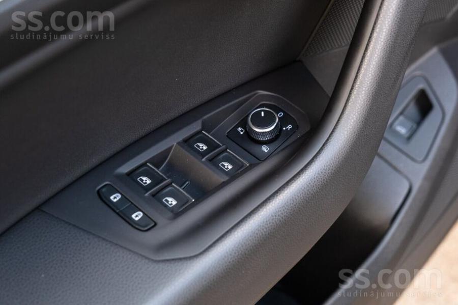 Pelēks Volkswagen Touareg 2022 Rīga, ar dzinēja tilpumu 3.00 L un nobraukumu 103 tūkst. km par 45700 €, foto 24 vietnē AUTOMOTO.COM.LV