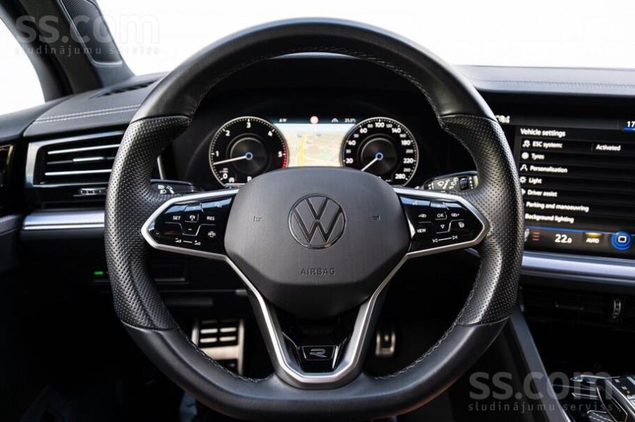 Pelēks Volkswagen Touareg 2022 Rīga, ar dzinēja tilpumu 3.00 L un nobraukumu 103 tūkst. km par 45700 €, foto 27 vietnē AUTOMOTO.COM.LV
