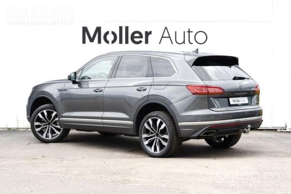 Pelēks Volkswagen Touareg 2022 Rīga, ar dzinēja tilpumu 3.00 L un nobraukumu 113 tūkst. km par 44900 €, foto 3 vietnē AUTOMOTO.COM.LV