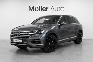 Grey Volkswagen Touareg 2022 in Vilnius, with an engine capacity of 3.00 L and mileage of 113 thousand km for 41900 €, photo  on AUTOMOTO.COM.LV