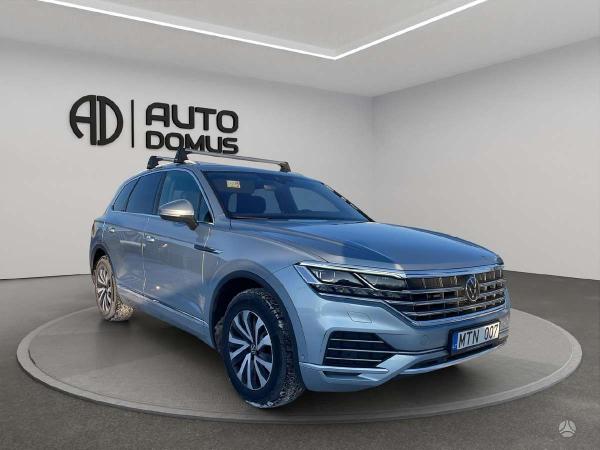 Pelēks Volkswagen Touareg 2023 Klaipėda, ar dzinēja tilpumu 2.97 L un nobraukumu 110 tūkst. km par 41000 €, foto 1 vietnē AUTOMOTO.COM.LV