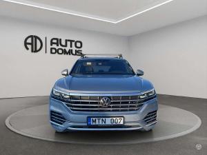 Pelēks Volkswagen Touareg 2023 Klaipėda, ar dzinēja tilpumu 2.97 L un nobraukumu 110 tūkst. km par 41000 €, foto 2 vietnē AUTOMOTO.COM.LV