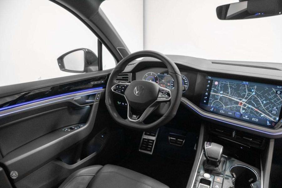 Pelēks Volkswagen Touareg 2023 Viļņa, ar dzinēja tilpumu 3.00 L un nobraukumu 75 tūkst. km par 55900 €, foto 10 vietnē AUTOMOTO.COM.LV