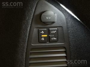 Grey Volkswagen Touareg 2023 in Riga, with an engine capacity of 3.00 L and mileage of 32 thousand km for 49990 €, photo 9 on AUTOMOTO.COM.LV