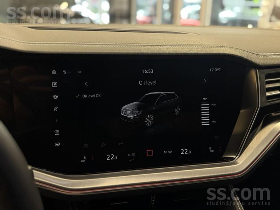 Grey Volkswagen Touareg 2023 in Riga, with an engine capacity of 3.00 L and mileage of 32 thousand km for 49990 €, photo 23 on AUTOMOTO.COM.LV