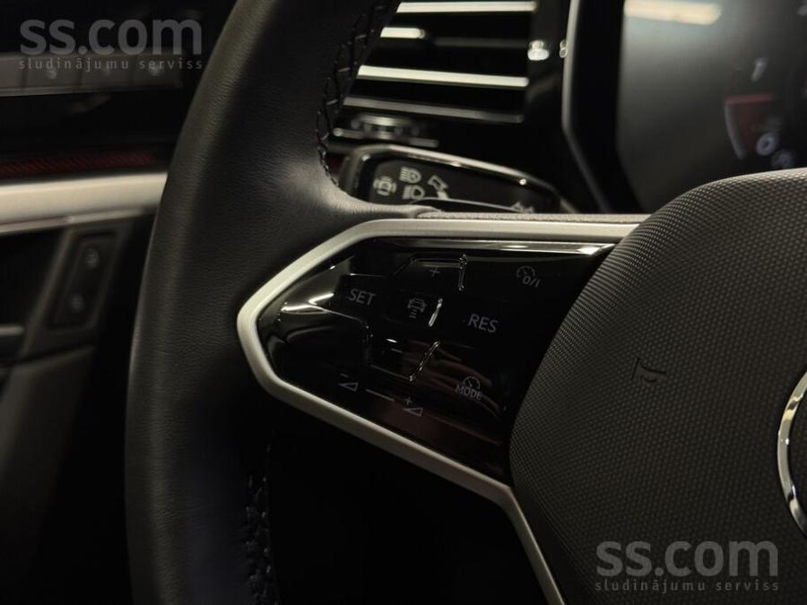 Grey Volkswagen Touareg 2023 in Riga, with an engine capacity of 3.00 L and mileage of 32 thousand km for 49990 €, photo 27 on AUTOMOTO.COM.LV