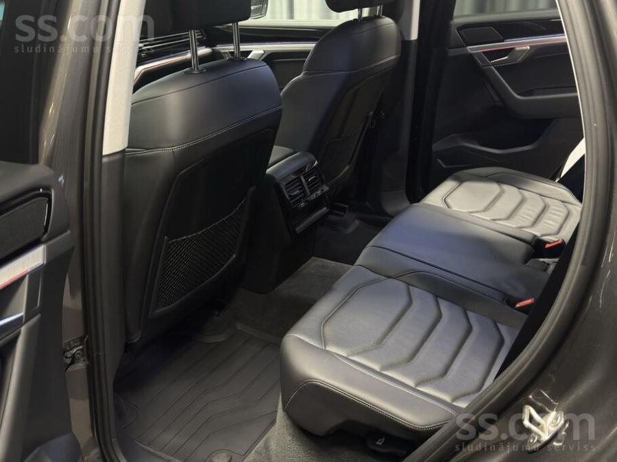 Grey Volkswagen Touareg 2023 in Riga, with an engine capacity of 3.00 L and mileage of 32 thousand km for 49990 €, photo 29 on AUTOMOTO.COM.LV