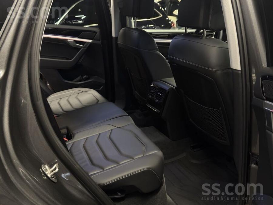 Grey Volkswagen Touareg 2023 in Riga, with an engine capacity of 3.00 L and mileage of 32 thousand km for 49990 €, photo 31 on AUTOMOTO.COM.LV