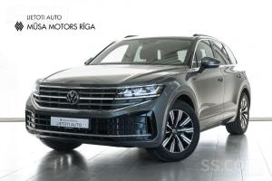Pelēks Volkswagen Touareg 2023 Rīga, ar dzinēja tilpumu 3.00 L un nobraukumu 33 tūkst. km par 49500 €, foto 1 vietnē AUTOMOTO.COM.LV