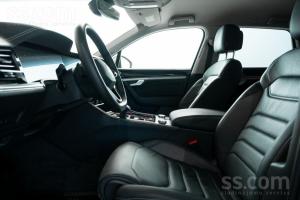 Pelēks Volkswagen Touareg 2023 Rīga, ar dzinēja tilpumu 3.00 L un nobraukumu 33 tūkst. km par 49500 €, foto 8 vietnē AUTOMOTO.COM.LV