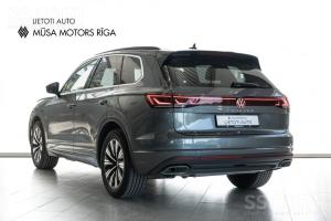 Pelēks Volkswagen Touareg 2023 Rīga, ar dzinēja tilpumu 3.00 L un nobraukumu 33 tūkst. km par 49500 €, foto 11 vietnē AUTOMOTO.COM.LV