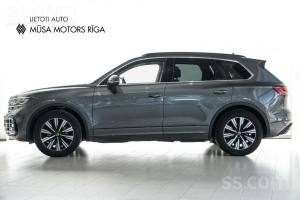 Pelēks Volkswagen Touareg 2023 Rīga, ar dzinēja tilpumu 3.00 L un nobraukumu 33 tūkst. km par 49500 €, foto 12 vietnē AUTOMOTO.COM.LV