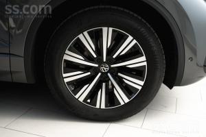 Pelēks Volkswagen Touareg 2023 Rīga, ar dzinēja tilpumu 3.00 L un nobraukumu 33 tūkst. km par 49500 €, foto 13 vietnē AUTOMOTO.COM.LV