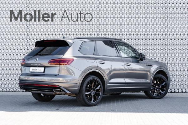 Grey Volkswagen Touareg 2023 in Marupe, with an engine capacity of 3.00 L and mileage of 46 thousand km for 51450 €, photo 4 on AUTOMOTO.COM.LV