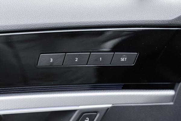 Grey Volkswagen Touareg 2023 in Marupe, with an engine capacity of 3.00 L and mileage of 46 thousand km for 51450 €, photo 9 on AUTOMOTO.COM.LV
