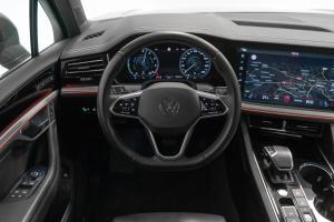 Pelēks Volkswagen Touareg 2023 Viļņa, ar dzinēja tilpumu 3.00 L un nobraukumu 101 tūkst. km par 46900 €, foto 15 vietnē AUTOMOTO.COM.LV