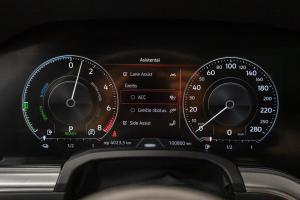 Pelēks Volkswagen Touareg 2023 Viļņa, ar dzinēja tilpumu 3.00 L un nobraukumu 101 tūkst. km par 46900 €, foto 16 vietnē AUTOMOTO.COM.LV