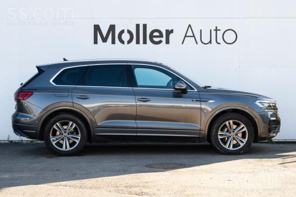 Pelēks Volkswagen Touareg 2023 Rīga, ar dzinēja tilpumu 3.00 L un nobraukumu 129 tūkst. km par 44900 €, foto 5 vietnē AUTOMOTO.COM.LV