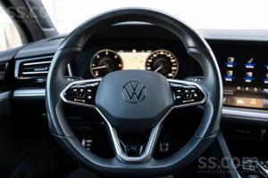 Grey Volkswagen Touareg 2023 in Riga, with an engine capacity of 3.00 L and mileage of 129 thousand km for 44900 €, photo 17 on AUTOMOTO.COM.LV