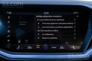 Grey Volkswagen Touareg 2023 in Riga, with an engine capacity of 3.00 L and mileage of 129 thousand km for 44900 €, photo 20 on AUTOMOTO.COM.LV