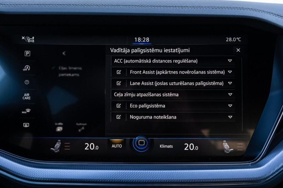 Grey Volkswagen Touareg 2023 in Riga, with an engine capacity of 3.00 L and mileage of 129 thousand km for 44900 €, photo 20 on AUTOMOTO.COM.LV