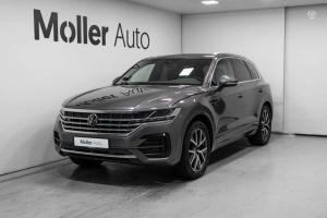 Grey Volkswagen Touareg 2023 in Vilnius, with an engine capacity of 3.00 L and mileage of 163 thousand km for 37950 €, photo  on AUTOMOTO.COM.LV