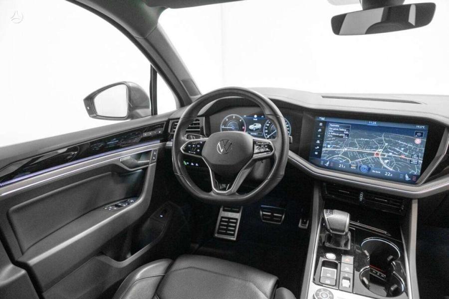 Серый Фольксваген Туарег 2023 в Вильнюс, объемом двигателя 3.00 л и пробегом 163 тыс. км за 37950 €, фото 11 на AUTOMOTO.COM.LV