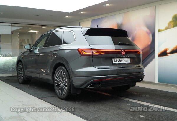 Pelēks Volkswagen Touareg 2024 Tallina, ar dzinēja tilpumu 3.00 L un nobraukumu 36 tūkst. km par 69550 €, foto 4 vietnē AUTOMOTO.COM.LV