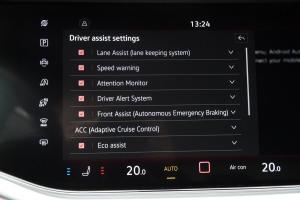 Pelēks Volkswagen Touareg 2024 Peetri, ar dzinēja tilpumu 3.00 L un nobraukumu 0 tūkst. km par 62900 €, foto 17 vietnē AUTOMOTO.COM.LV