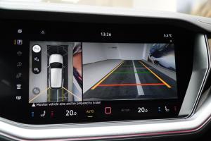 Pelēks Volkswagen Touareg 2024 Peetri, ar dzinēja tilpumu 3.00 L un nobraukumu 0 tūkst. km par 62900 €, foto 23 vietnē AUTOMOTO.COM.LV